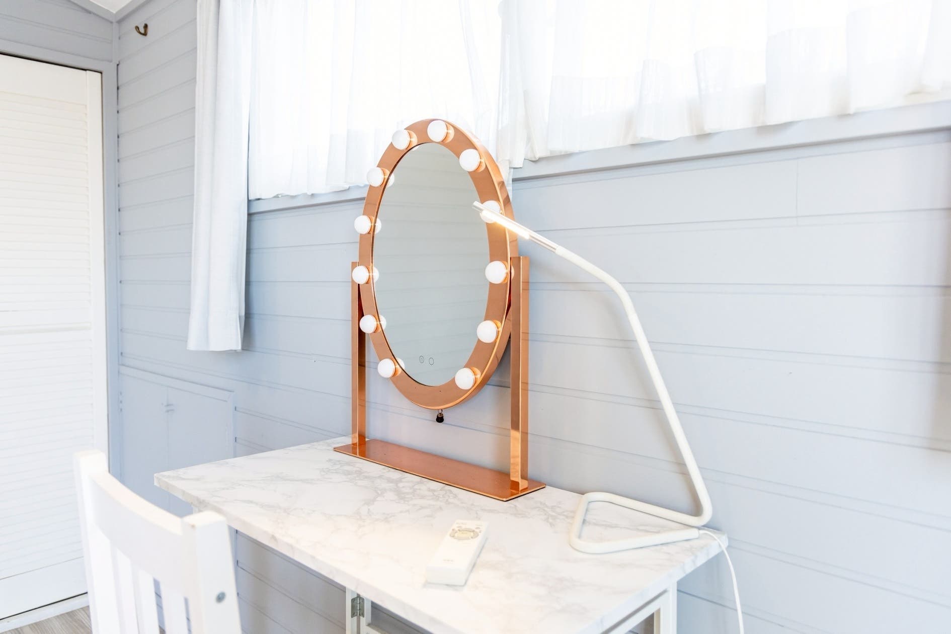 週単位・月単位の長期利用もOK｜湘南・茅ヶ崎（約10㎡）陽の光が差し込む、白い小さなサロンの写真6