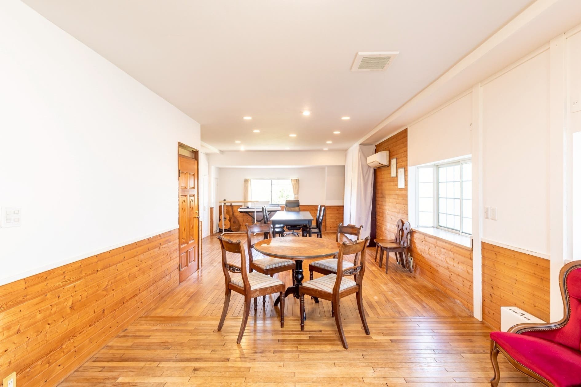 湘南・茅ヶ崎｜2階（約50㎡）・光あふれるアンティーク空間で撮影・ホームコンサート・50㎡の隠れ家(最大20人)の写真5