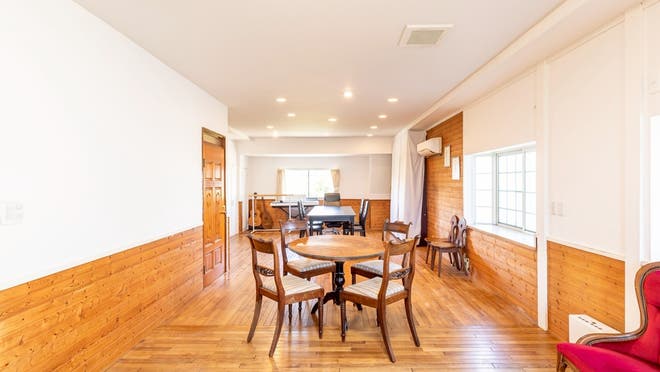 湘南・茅ヶ崎|2階(約50㎡)・光あふれるアンティーク空間で撮影・ホームコンサート・50㎡の隠れ家(最大20人)の写真5