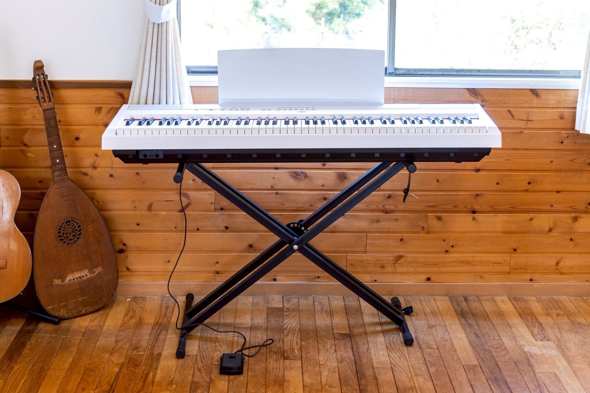 湘南・茅ヶ崎｜2階（約50㎡）・光あふれるアンティーク空間で撮影・ホームコンサート・50㎡の隠れ家(最大20人)の写真12