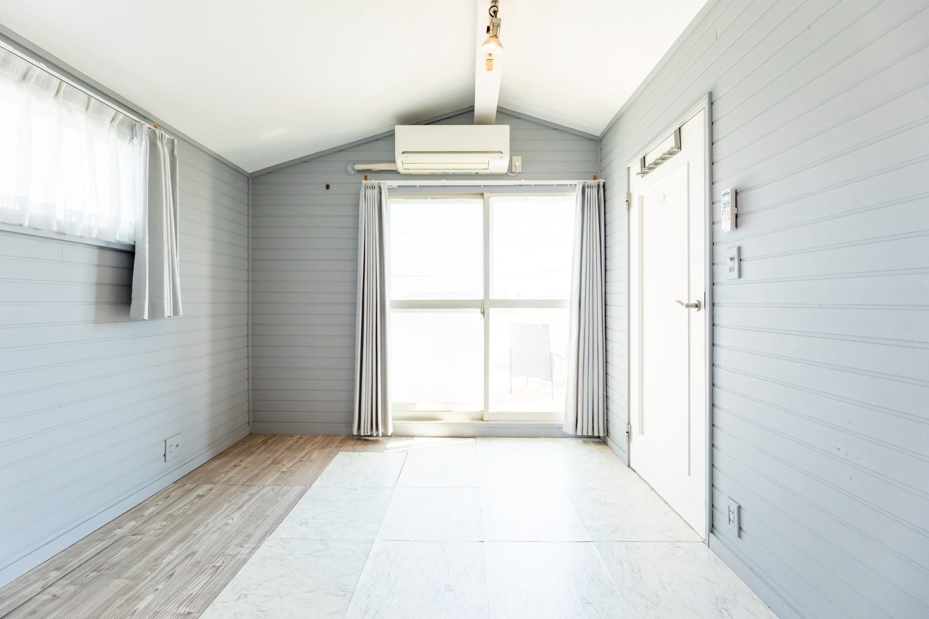 湘南・茅ヶ崎｜一棟貸しプラン（約100㎡）｜ゆとりある空間で、暮らすようにくつろぐプライベートスペース(最大30人着席)の写真9