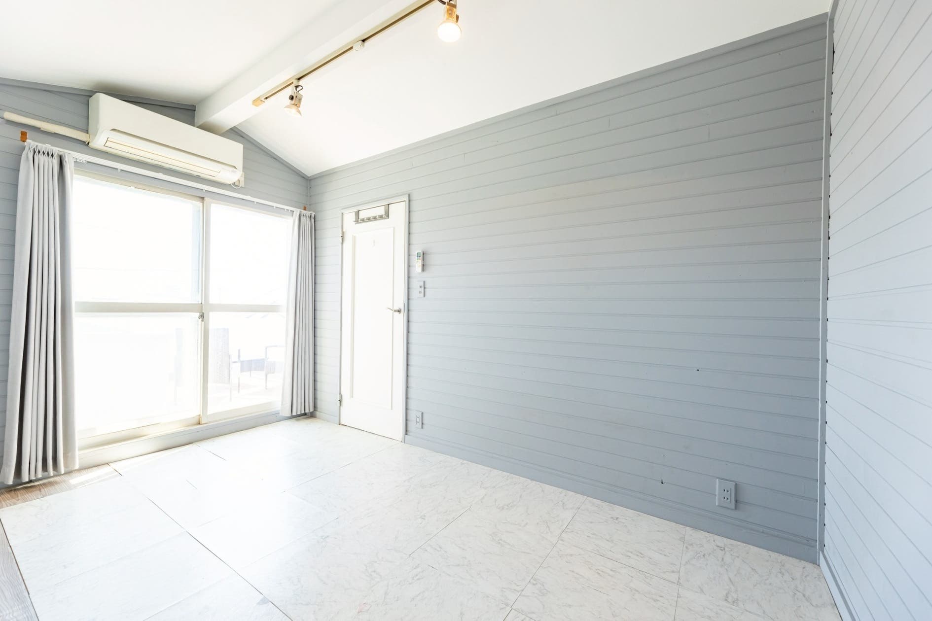 湘南・茅ヶ崎｜一棟貸しプラン（約100㎡）｜ゆとりある空間で、暮らすようにくつろぐプライベートスペース(最大30人着席)の写真11