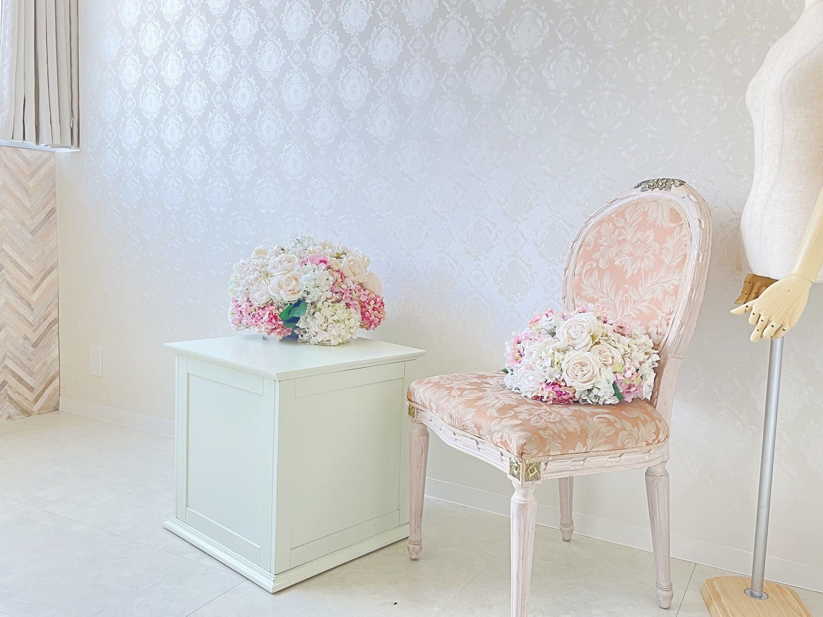 シニョンCルーム🤍白×自然光エリア家族・友人・推しの生誕祭🎂｜子供の成長記録🎁｜コスプレ等撮影📷｜シェアサロンに最適💗の写真1