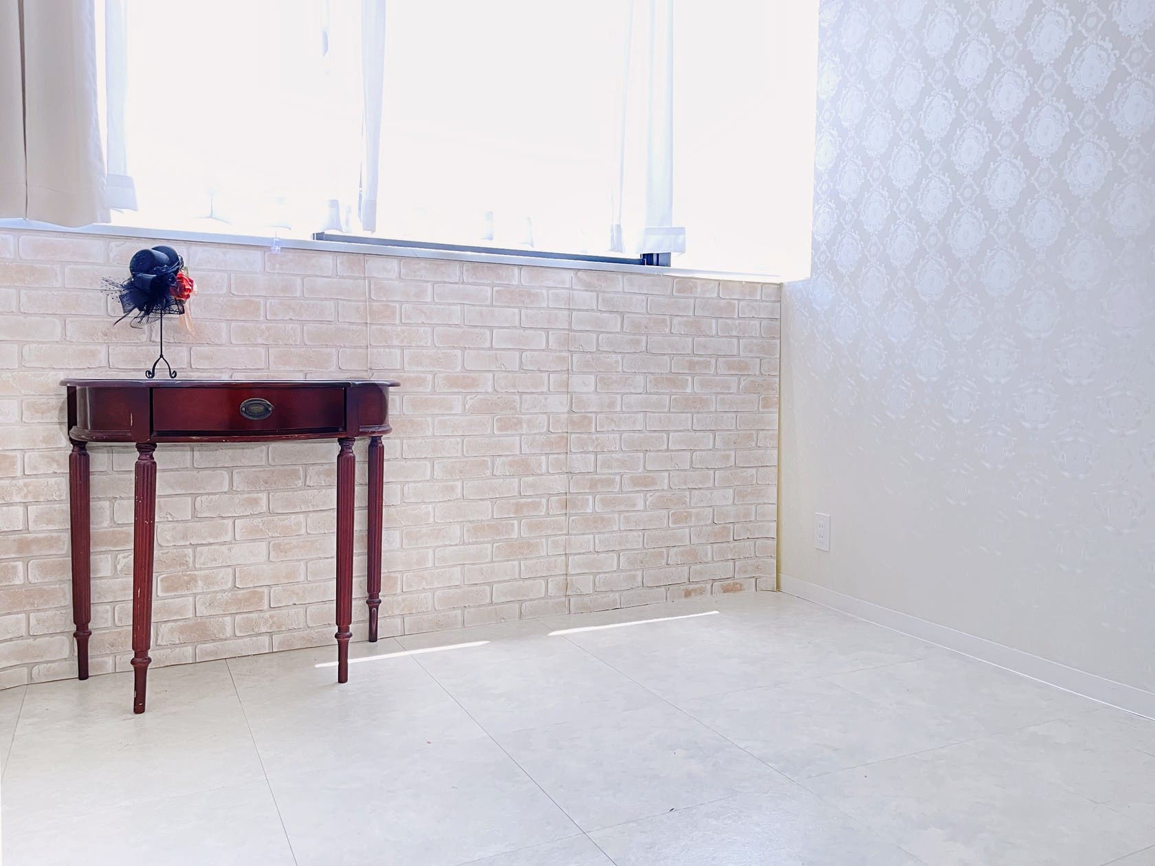 シニョンCルーム🤍白×自然光エリア家族・友人・推しの生誕祭🎂｜子供の成長記録🎁｜コスプレ等撮影📷｜シェアサロンに最適💗の写真5