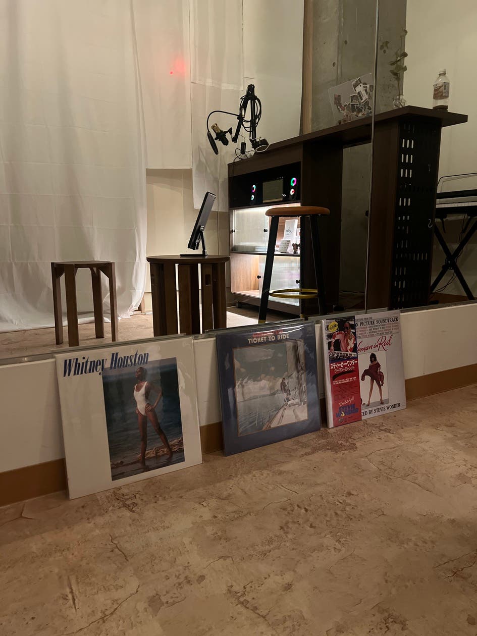 西新宿徒歩4分｜24時間歌唱可能！電子ピアノ＆鏡＆マイク完備！撮影・レッスン向けスタジオの写真3