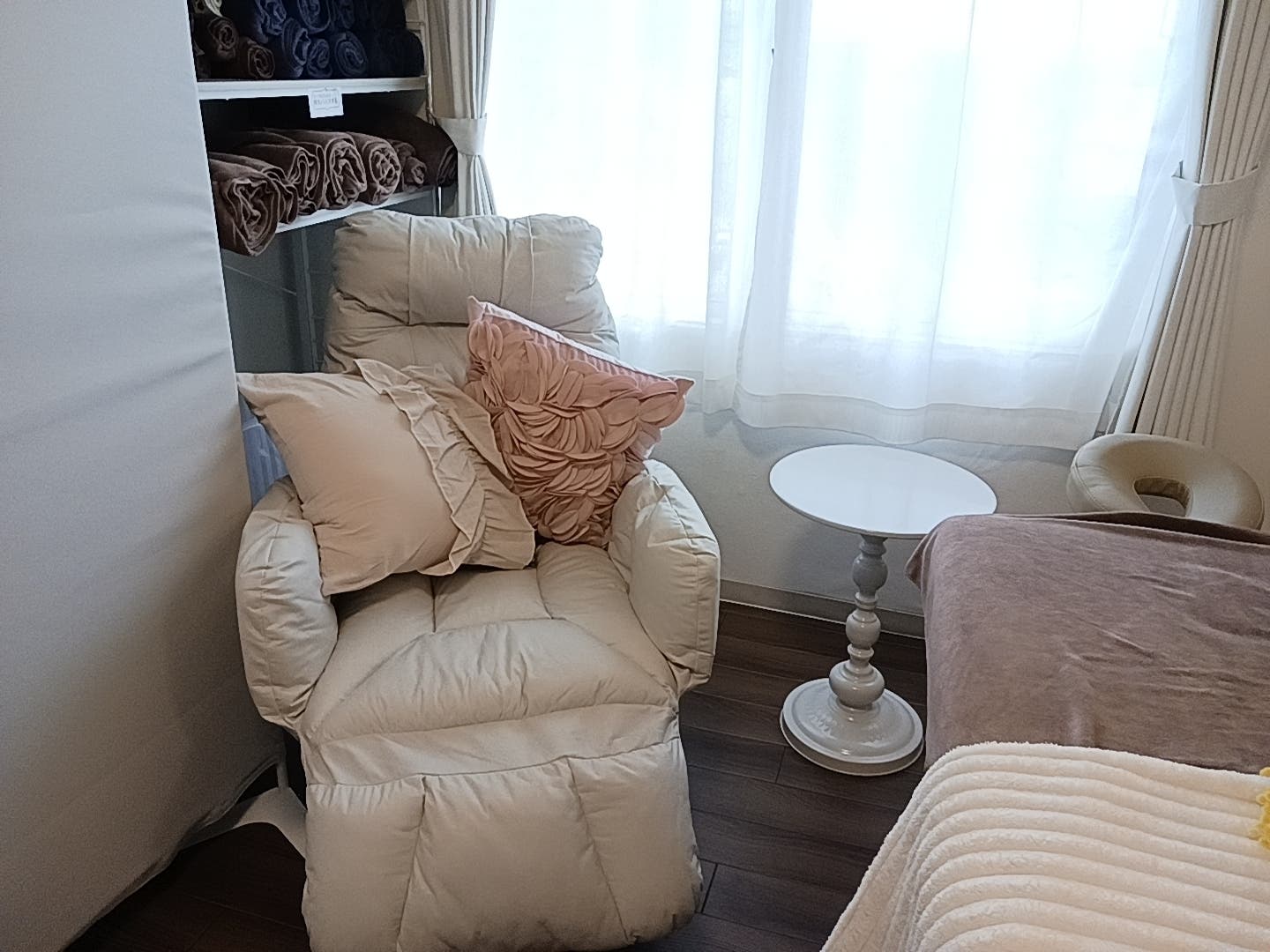 南浦和駅徒歩1分🚶‍♀️複数路線が交差する便利なハブ駅✦スペースコフレ南浦和ミモザ✦エステやリラクに最適な完全個室サロン✨の写真5