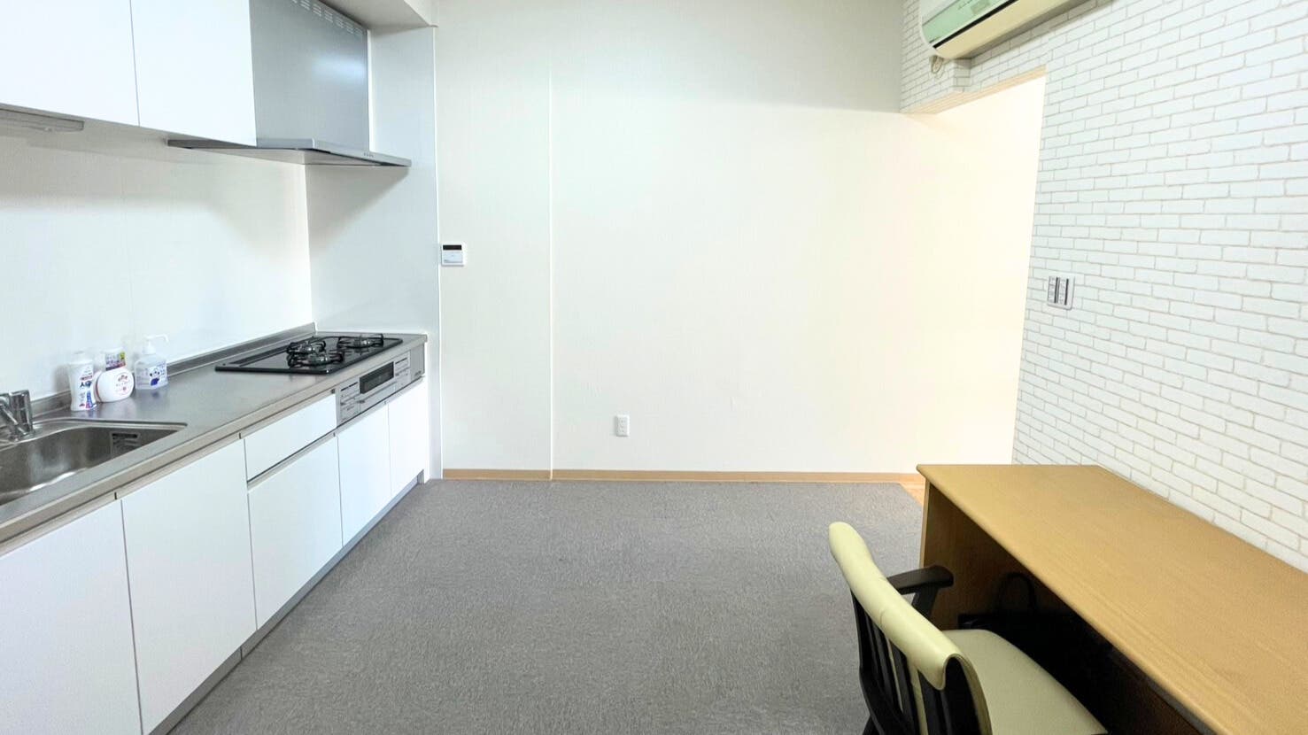 枚方市長尾駅　路面　貸会議室・商談・契約等　無料Wi-Fi・流し台・洗面台・トイレ付きレンタルスペースの写真6