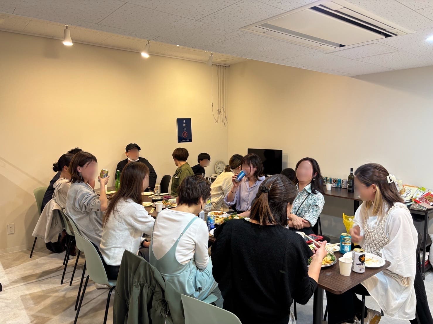 【戸田駅2分】話題のConecTodaさぼり場２号店　貸切宴会、撮影会、展示会、ワークショップ　白壁のシンプルなスペースの写真6