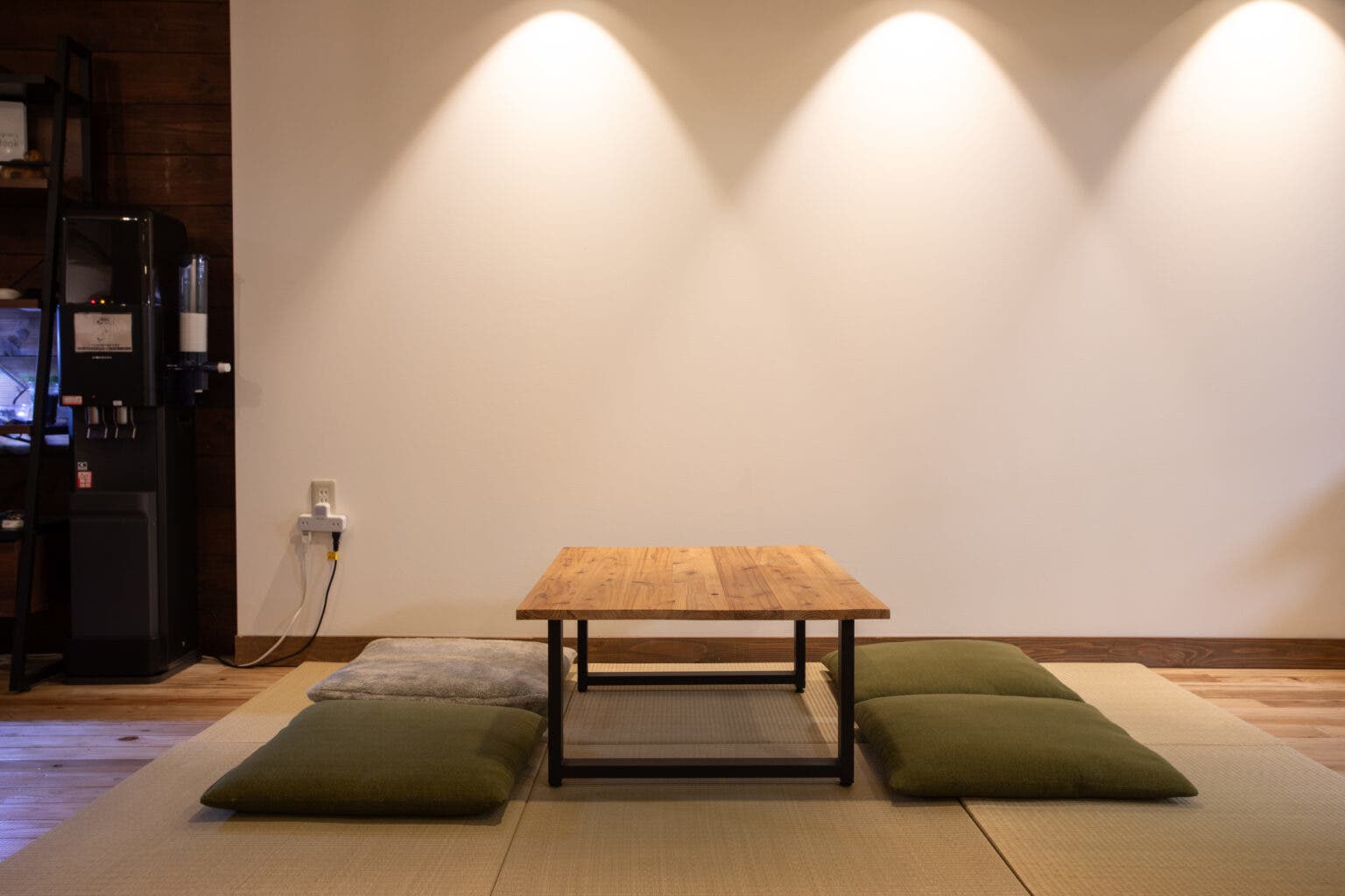 【南海和歌山市駅徒歩12分】商店街にあるイベントスペース！2023年7月オープン/プロジェクター/レイアウト変更自由で用途多数の写真4