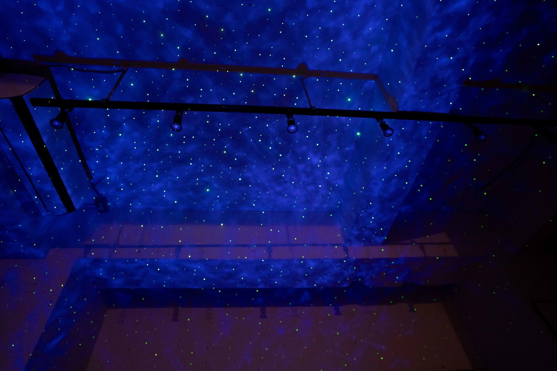 【R7.6.24エアコン新調】天文館駅から徒歩3分✨　有名ゲーム機/100インチスクリーン、プロジェクター/鍋・たこ焼き器も！の写真6