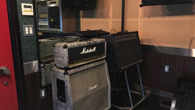 本格的な器材を取り揃えたスタジオ 様々な音楽シチュエーションにどうぞ Gstの写真1