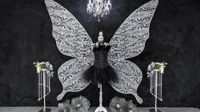 【花と蝶と妖精たちの物語】白基調|4面採光|特大ケーキ|巨大蝶|チャペル|階段|時計台|ドレス着放題!|撮影機材無料!の写真13