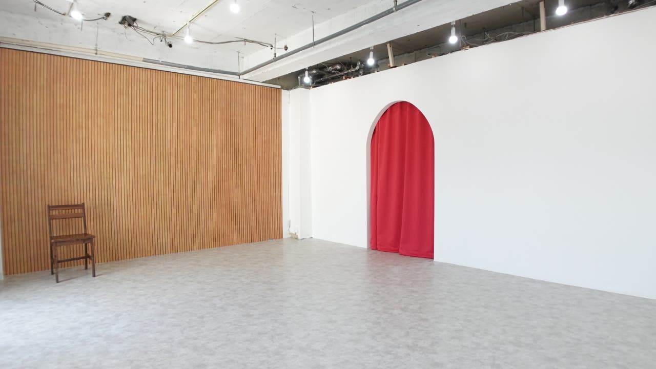 【中野7分】白壁＋アーチ＋ウッド壁｜フルカラーLEDライト＋背景紙無料｜【人物撮影｜ペット可】の写真9