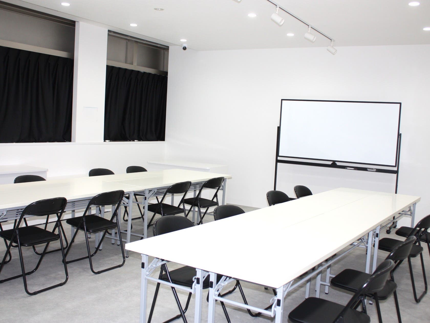 はこプレイス2Ｆ【クリエイティブラボ】会議・セミナー・ペット撮影・オフ会など多種多様にの写真1