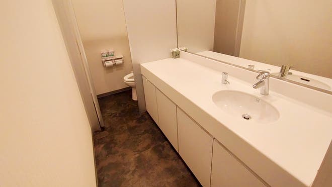 北浜駅から徒歩1分の貸し切り個室/大きな窓付きで換気可能/高速インターネット/リモートワーク最適!605号室の写真7