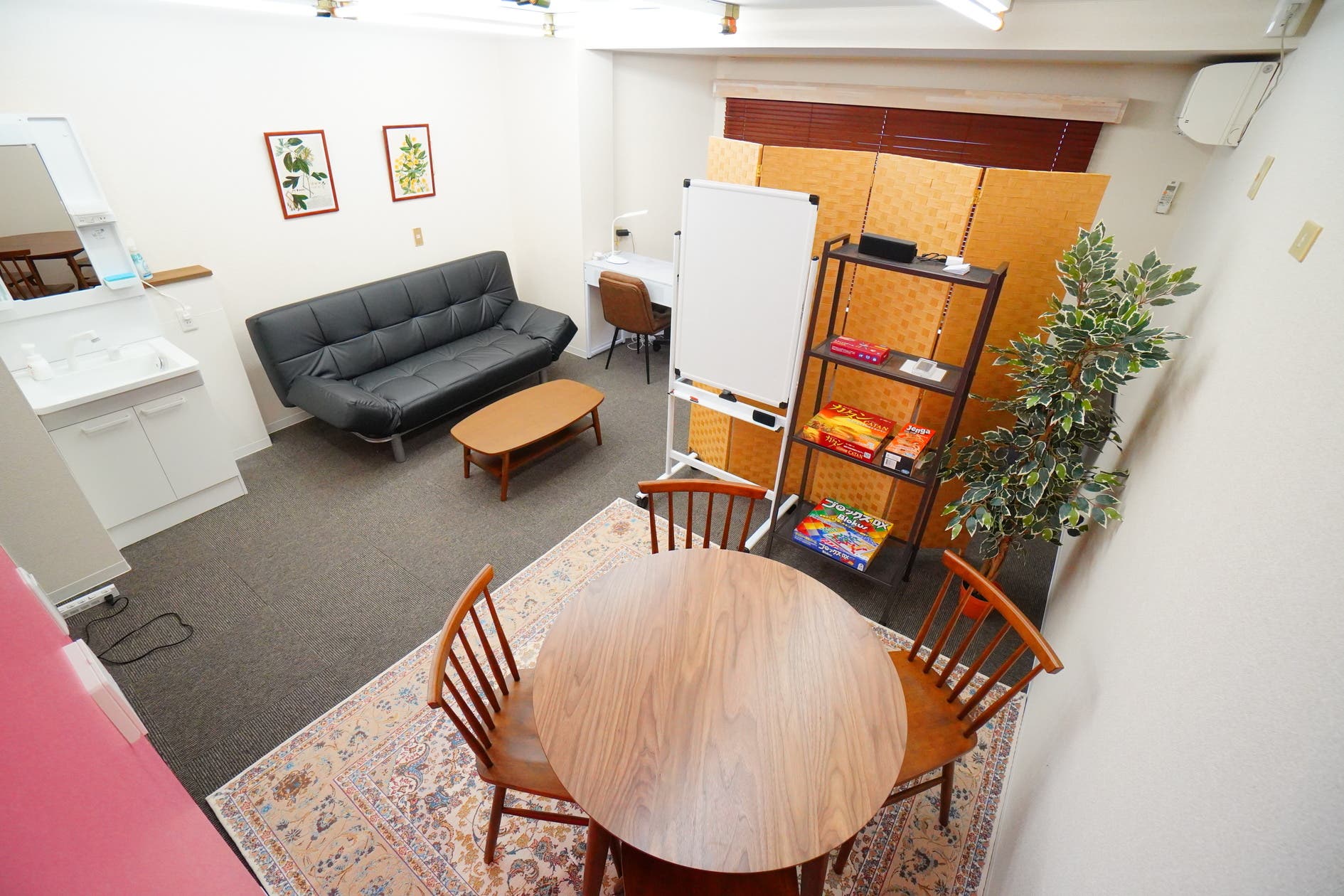 ＜ホットスポット山代温泉＞🅿️有り🚗仕事/自習/ネイルグッズ💅施術ベッド💆‍♀️マッサージ/整体/サロン/お茶会/ボドゲの写真1