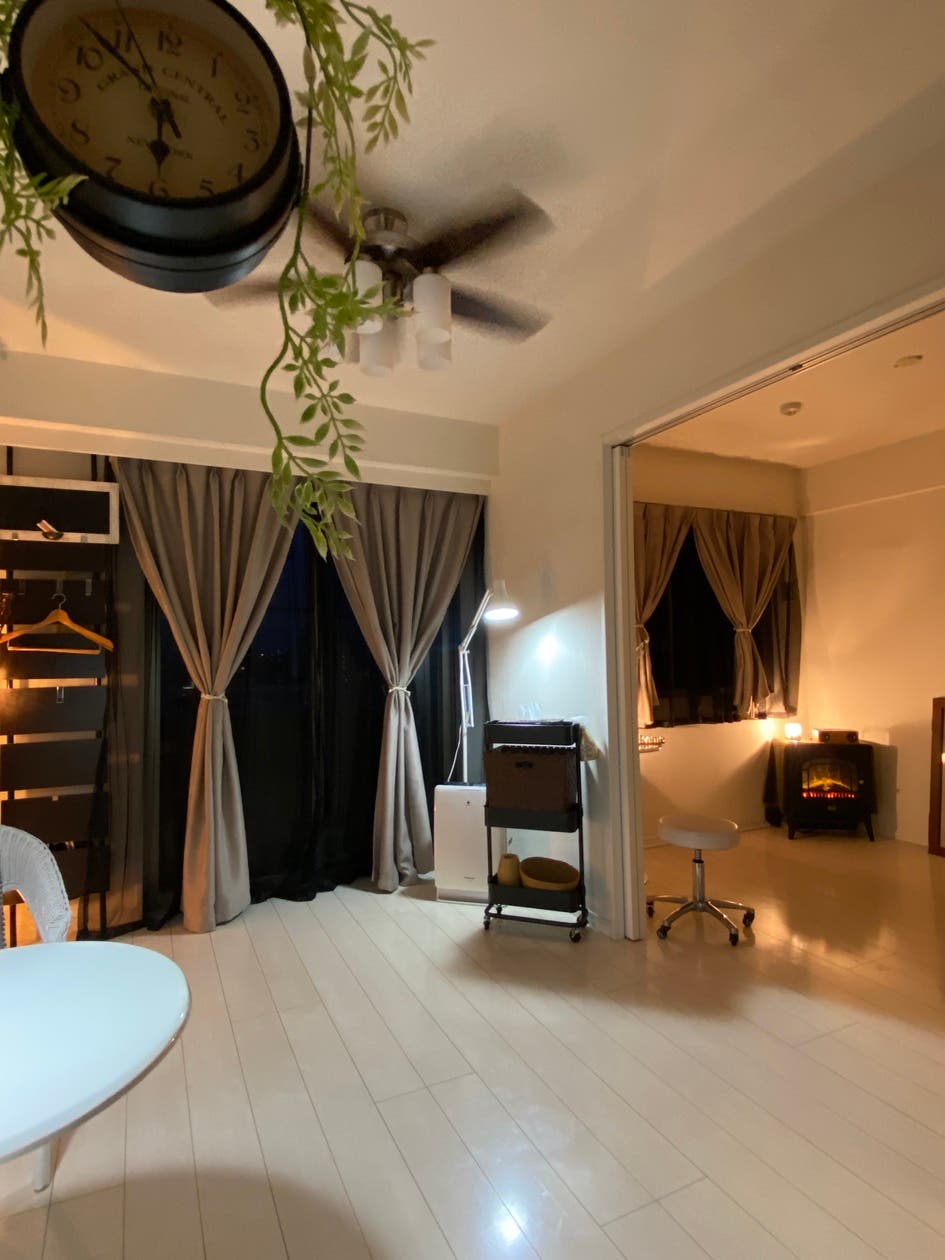 24h🈺 駅近❗広々使えるレンタルサロン🌈マッサージ、エステ、配信、他にも様々なご利用ができるシンプルデザイン🎶の写真1