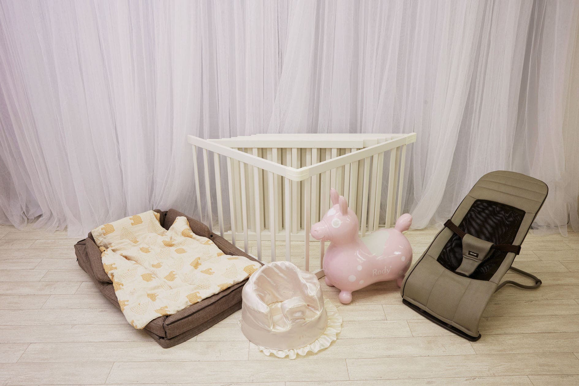 〈無料OP〉バウンサー・バンボ　2・ロディ・ベビーベッドの画像1