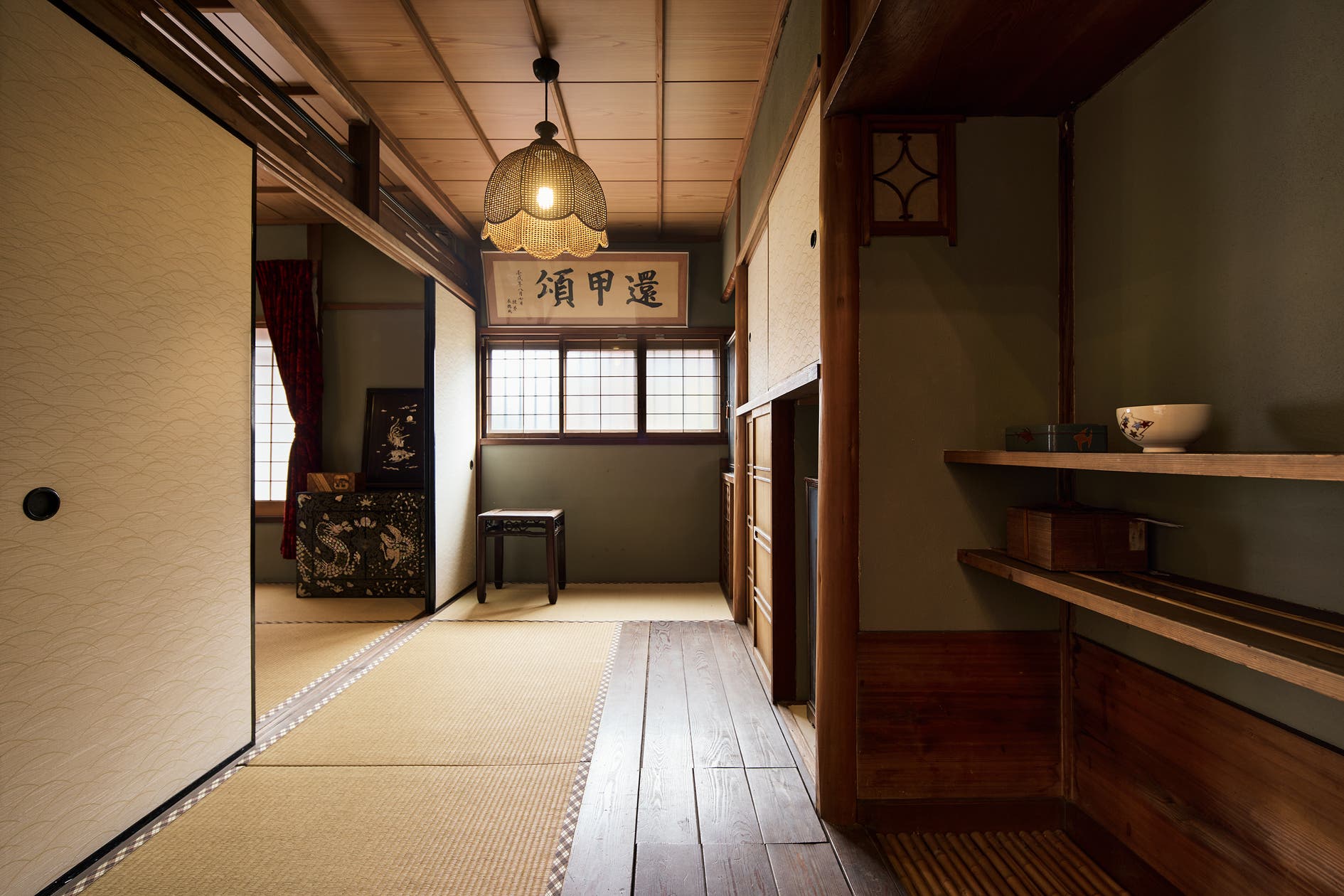 閑静な住宅地に佇む異国情緒漂うクラシカルな洋館の写真11