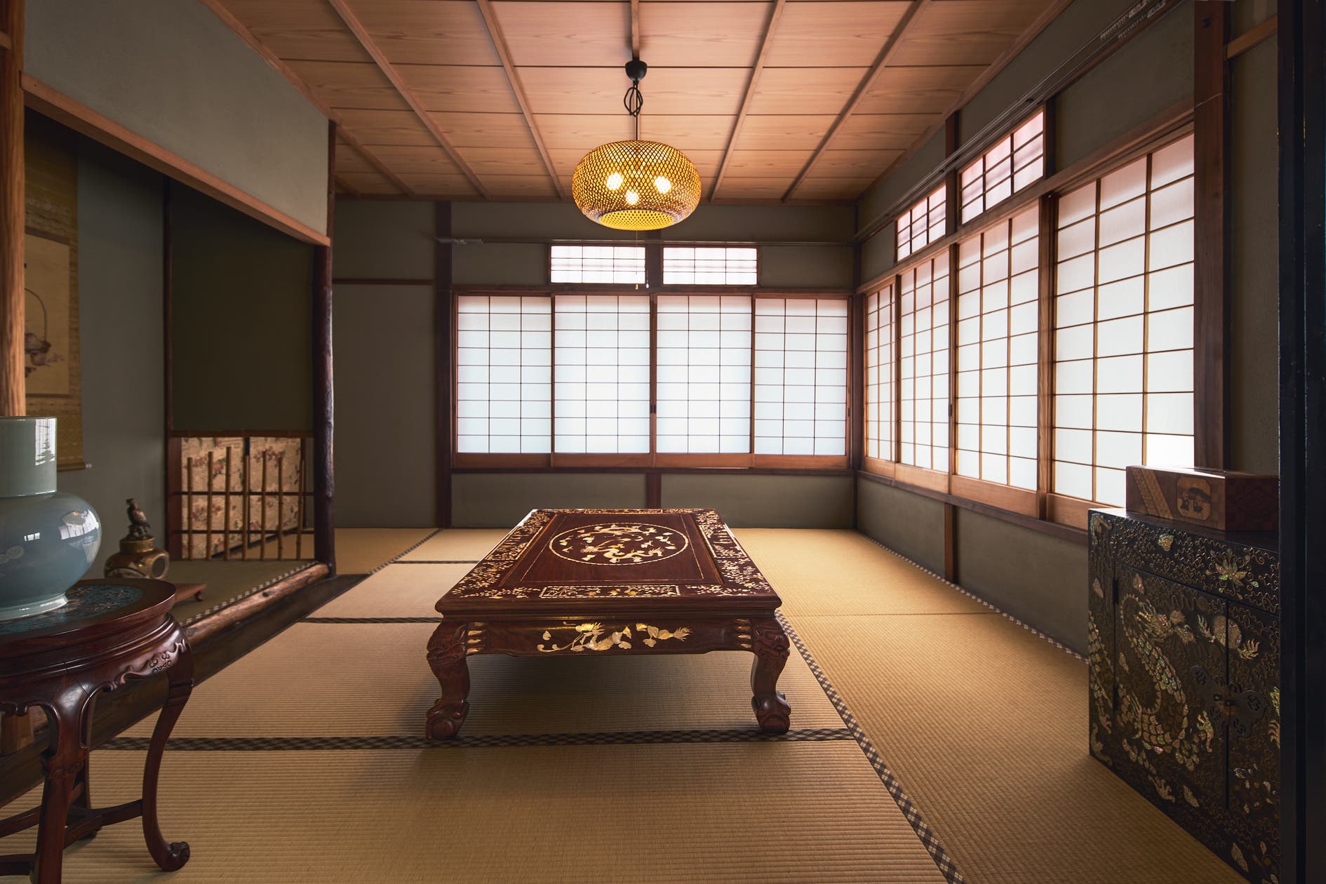 閑静な住宅地に佇む異国情緒漂うクラシカルな洋館の写真12