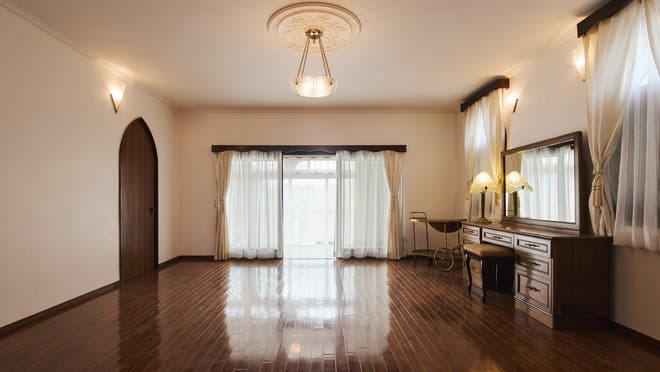 閑静な住宅地に佇む異国情緒漂うクラシカルな洋館の写真9