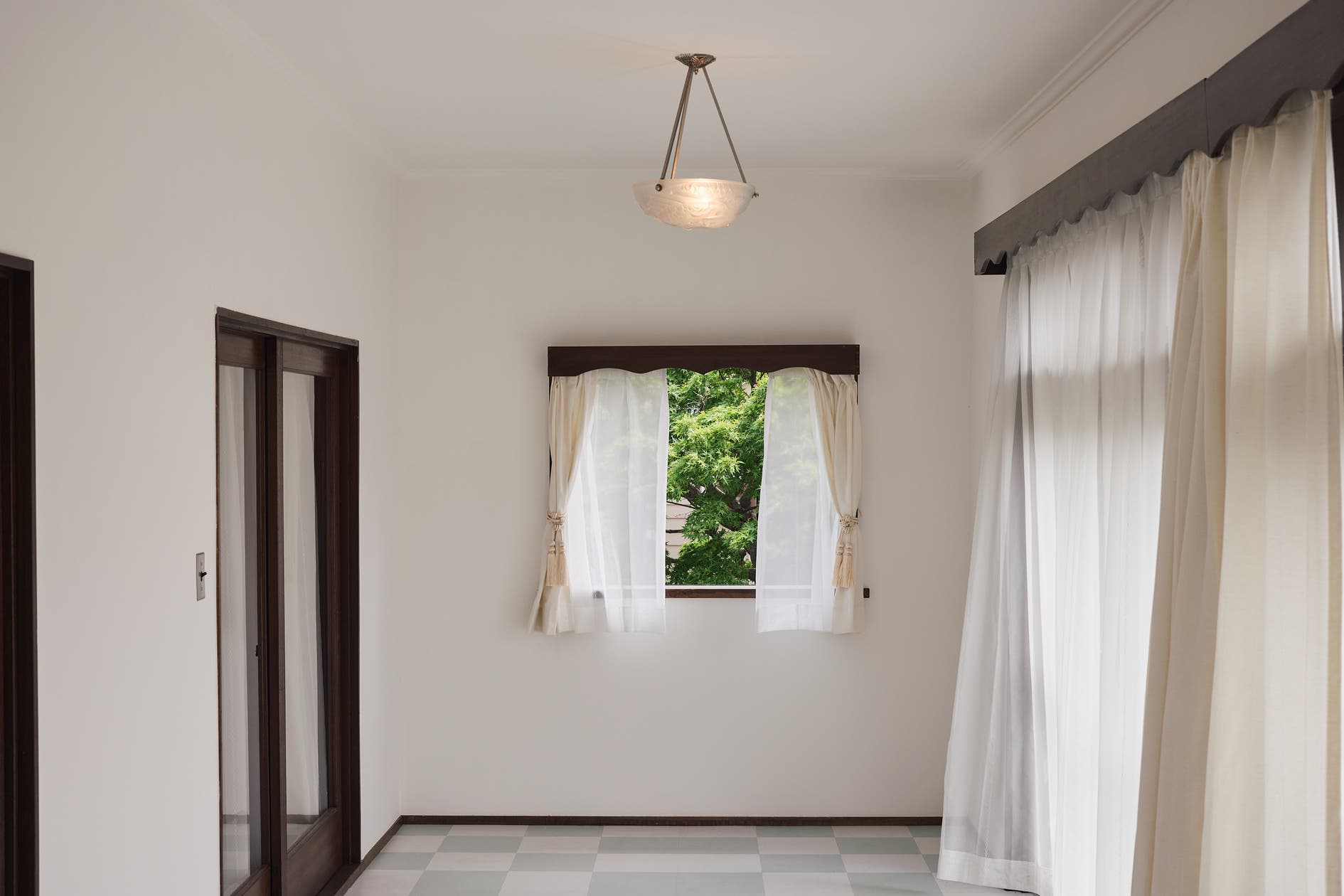 閑静な住宅地に佇む異国情緒漂うクラシカルな洋館の写真8