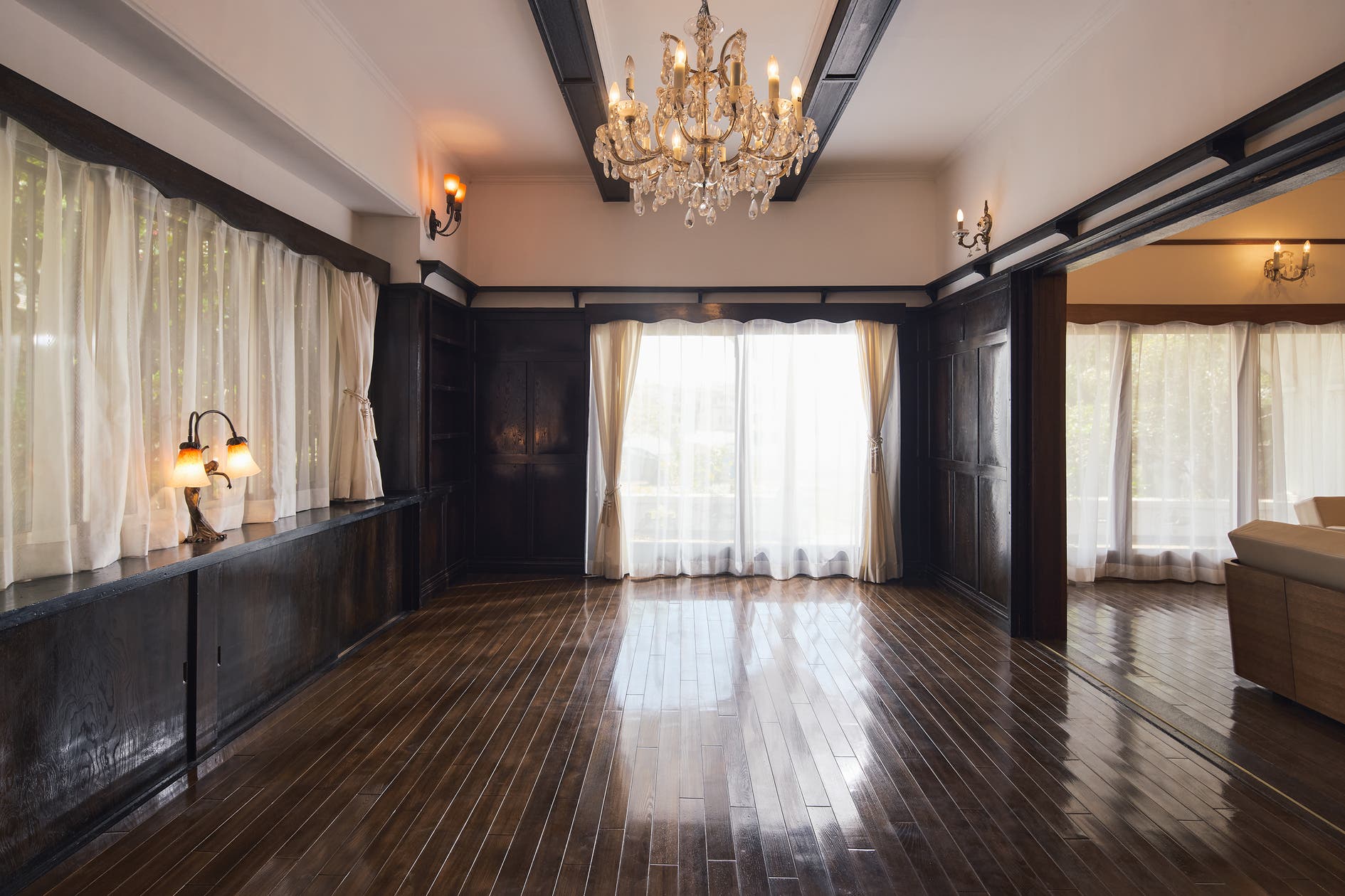 閑静な住宅地に佇む異国情緒漂うクラシカルな洋館の写真5