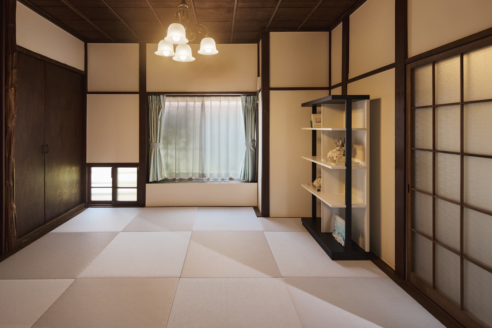 閑静な住宅地に佇む異国情緒漂うクラシカルな洋館の写真16