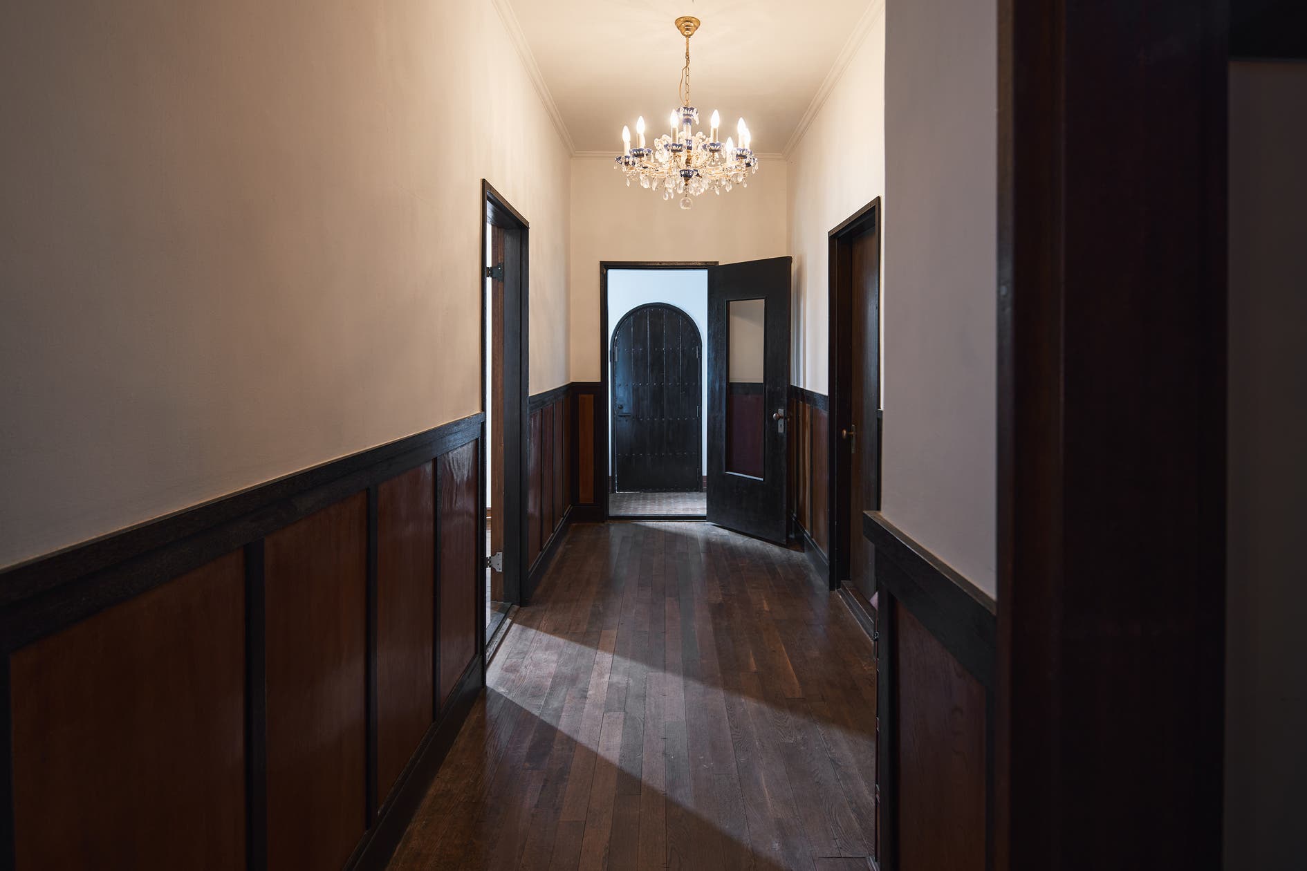 閑静な住宅地に佇む異国情緒漂うクラシカルな洋館の写真7