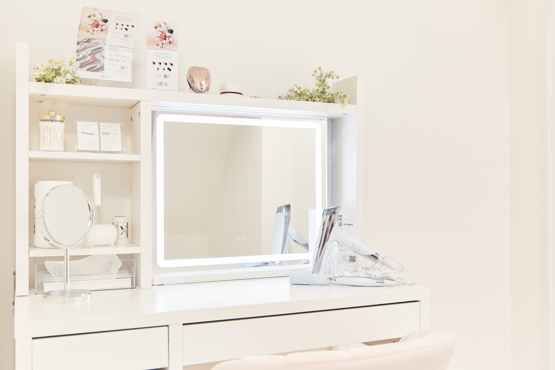 JR大久保駅から徒歩1分！赤レンガづくりのレトロな佇まいの屋上階にひっそりと佇む“秘密のフォトスタジオ”の写真4