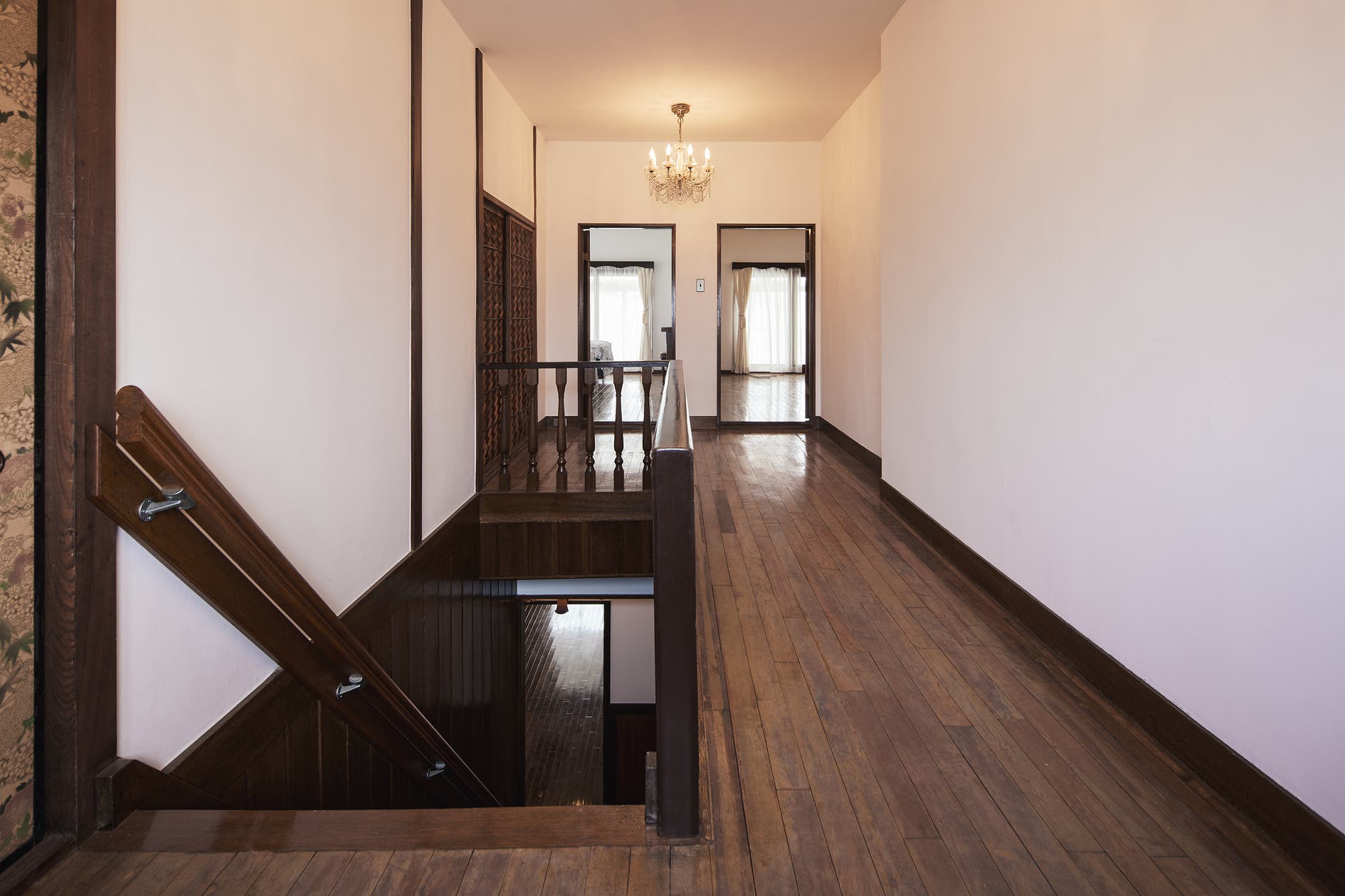 閑静な住宅地に佇む異国情緒漂うクラシカルな洋館の写真10