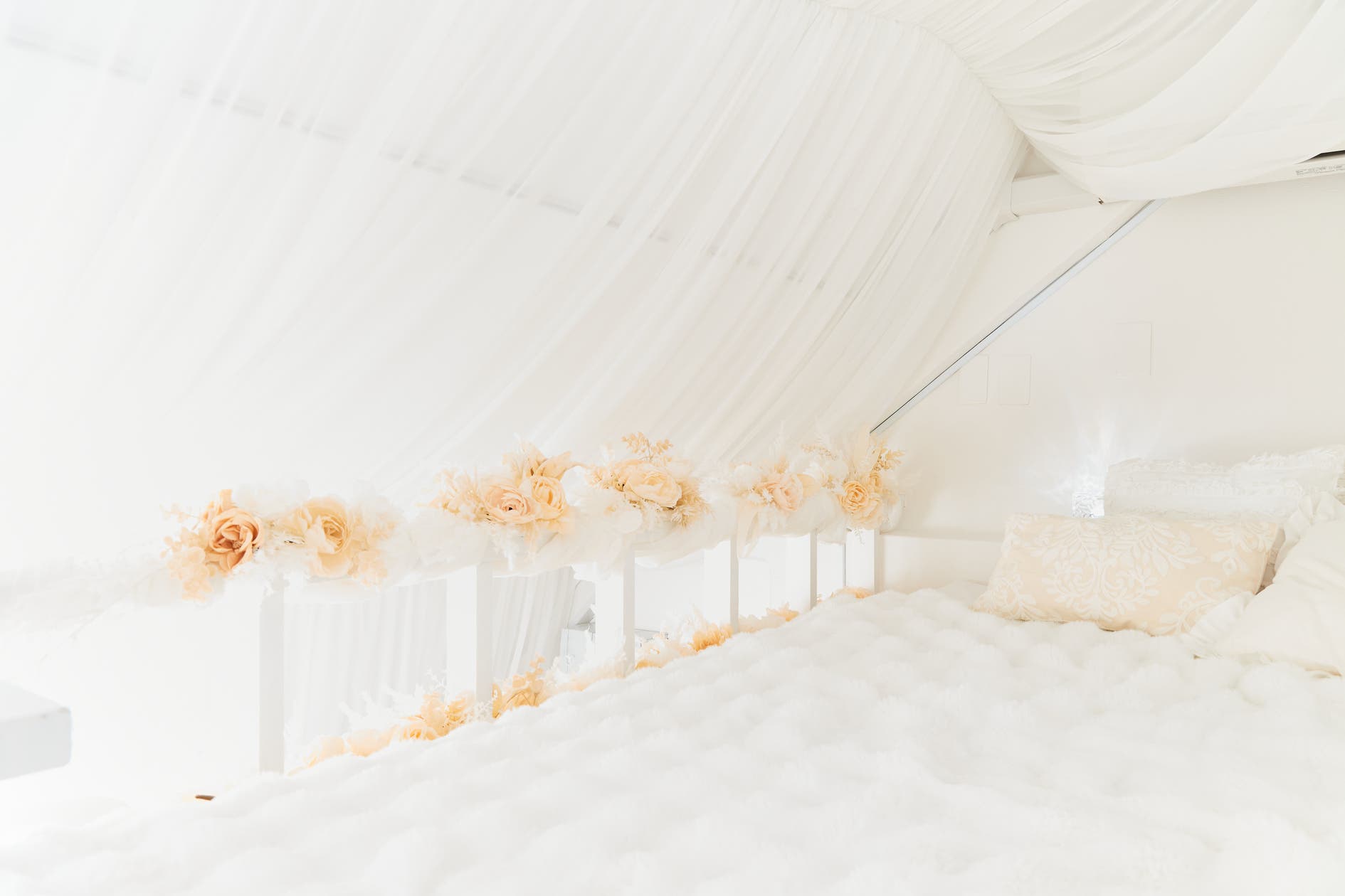 JR大久保駅から徒歩1分！赤レンガづくりのレトロな佇まいの屋上階にひっそりと佇む“秘密のフォトスタジオ”の写真6