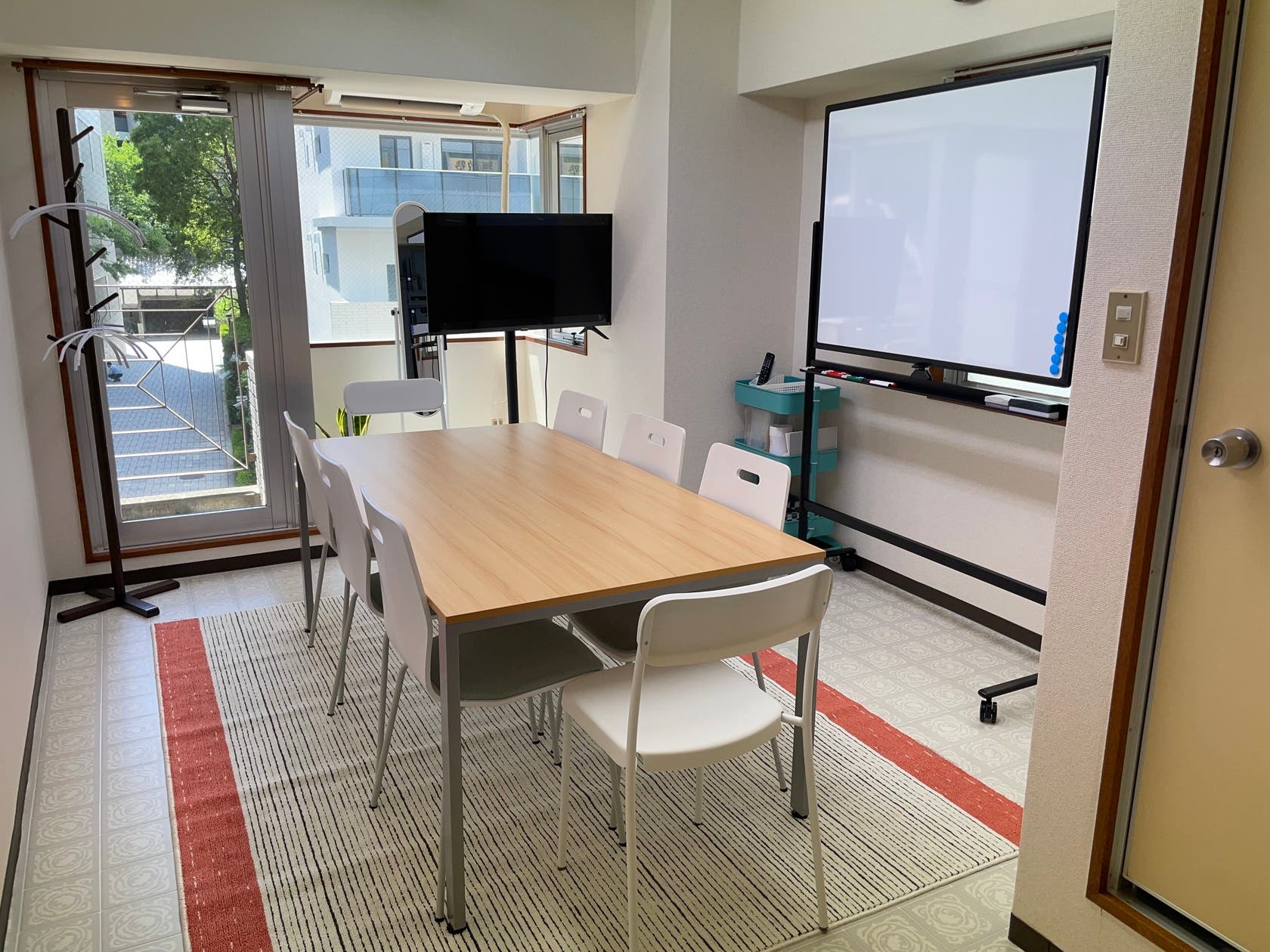 荻窪駅2号店/女性利用多数【即予約可・高速度WiFi】各種教室、会議、商談、面接、研修、撮影、ボドゲ、自習等に最適な個室スペースの写真8