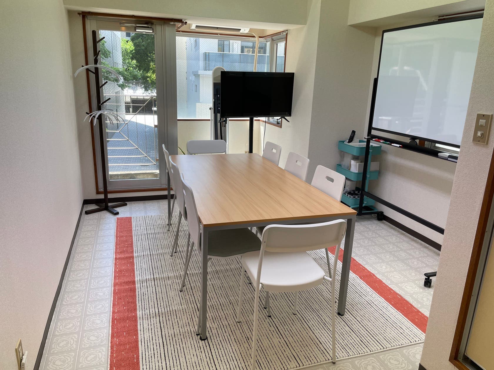 荻窪駅2号店/女性利用多数【即予約可・高速度WiFi】各種教室、会議、商談、面接、研修、撮影、ボドゲ、自習等に最適な個室スペースの写真9