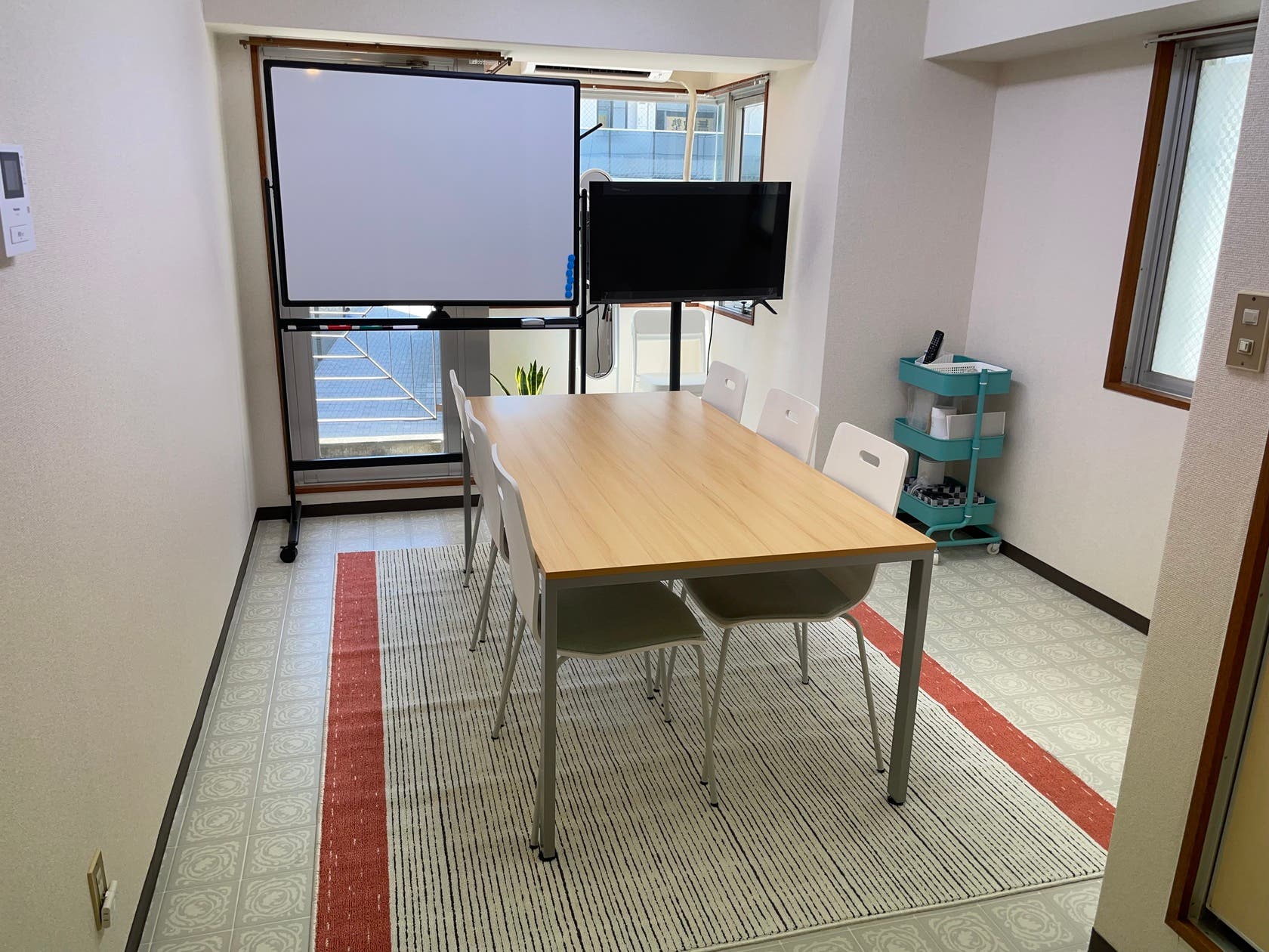 荻窪駅2号店/女性利用多数【即予約可・高速度WiFi】各種教室、会議、商談、面接、研修、撮影、ボドゲ、自習等に最適な個室スペースの写真10