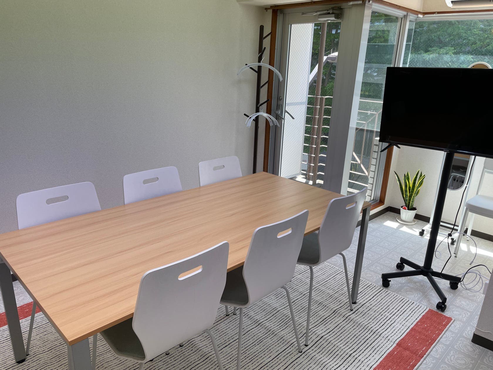 荻窪駅2号店/女性利用多数【即予約可・高速度WiFi】各種教室、会議、商談、面接、研修、撮影、ボドゲ、自習等に最適な個室スペースの写真15