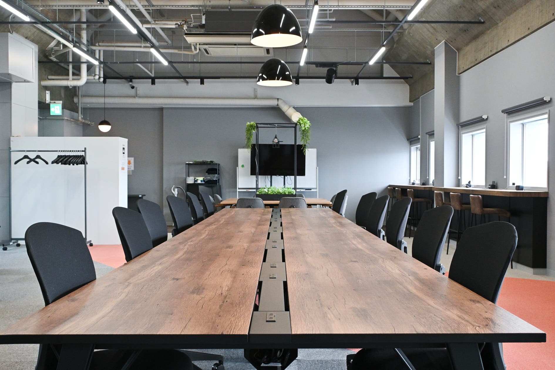 Sunset Officeコワーキングスペースの写真1