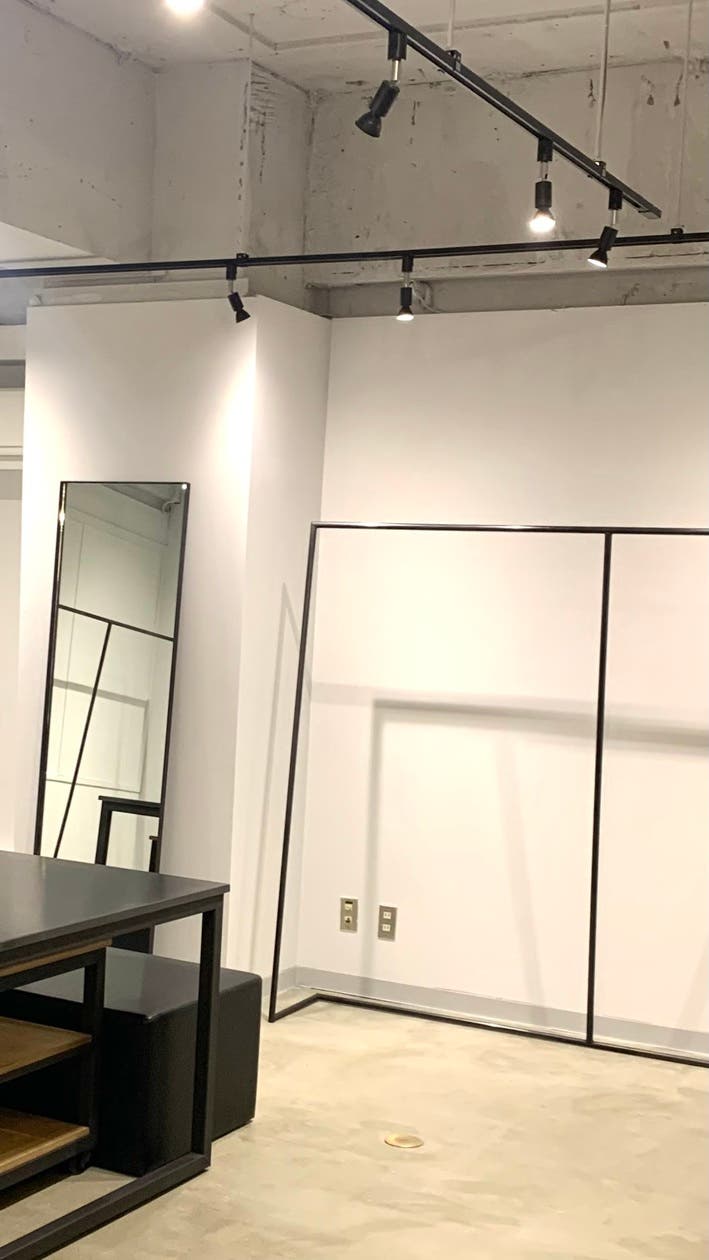 狸小路8丁目にある隠れ家セレクトショップの写真3