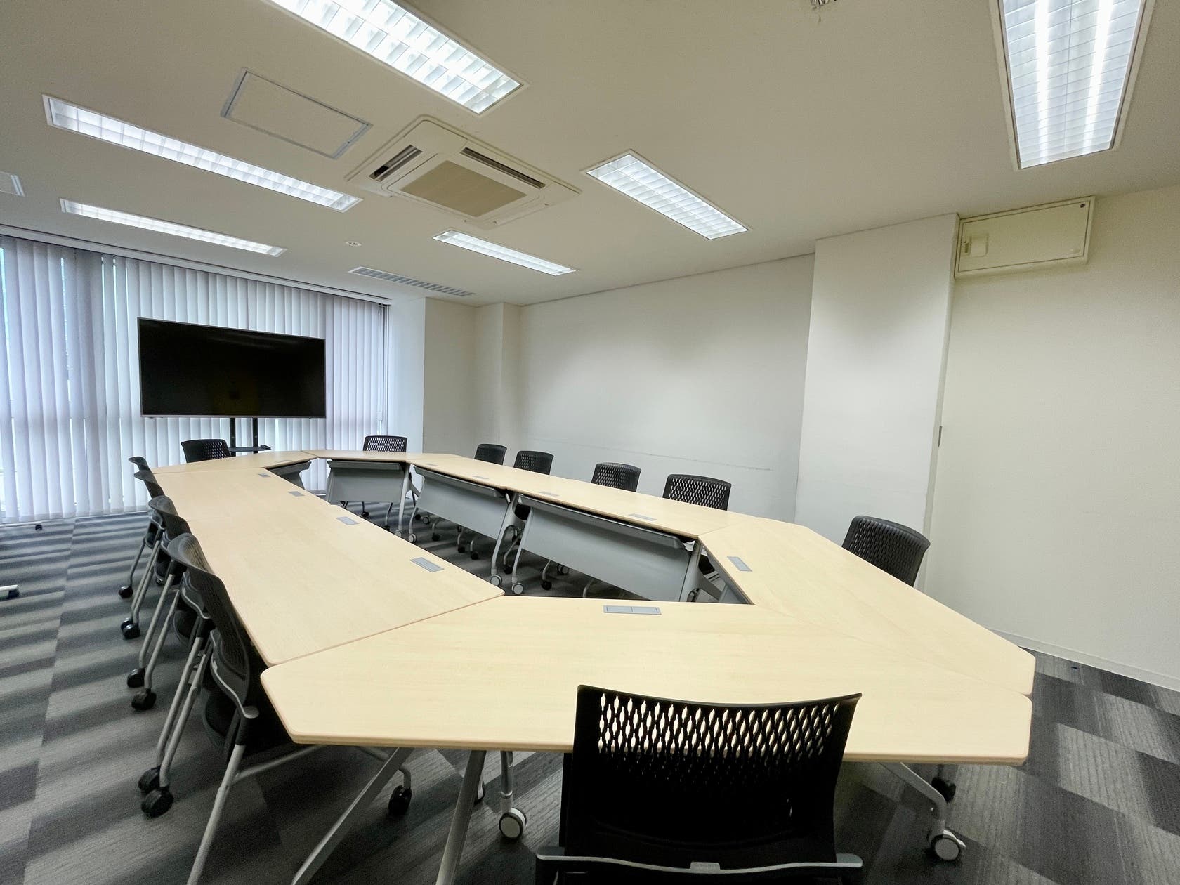 ワンコイン会議室新橋 新橋駅直結エジソン会議室の写真3