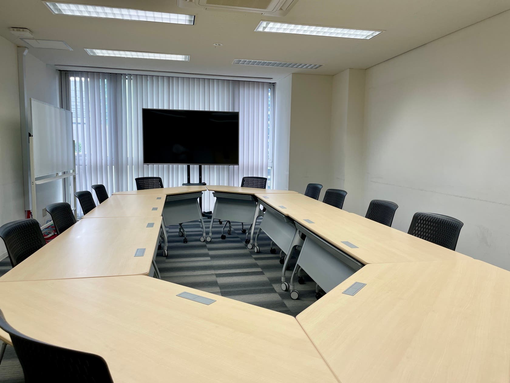 ワンコイン会議室新橋 新橋駅直結エジソン会議室の写真5