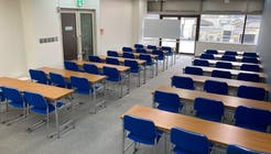 使い勝手の良いシンプルな空間に高品質な設備を備えた貸会議室!の写真2