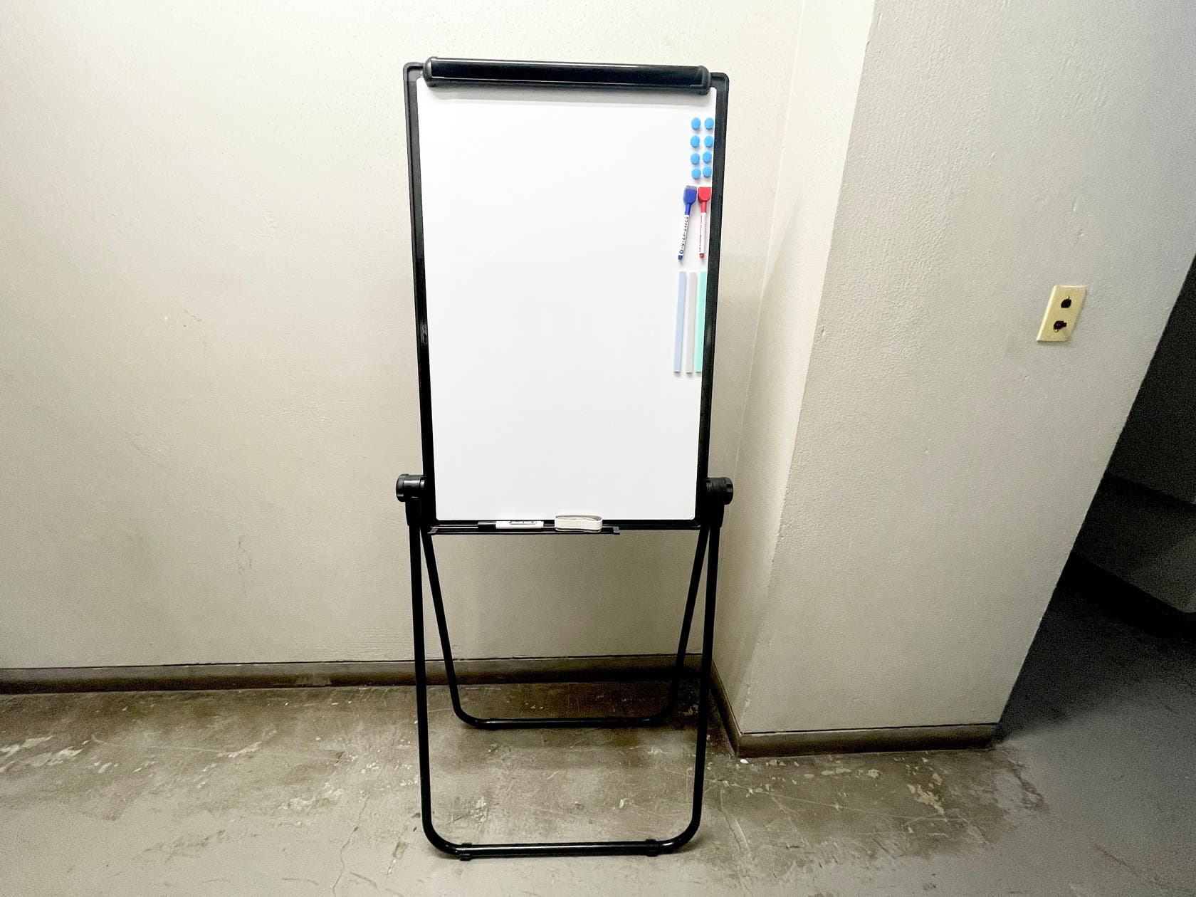 【横浜駅5分】真っ白綺麗で清潔感有り✨地域最安｜駅近｜幅8.6m大型鏡｜43平米｜ヨガマット10枚｜バレエバー｜リノリュウムの写真27