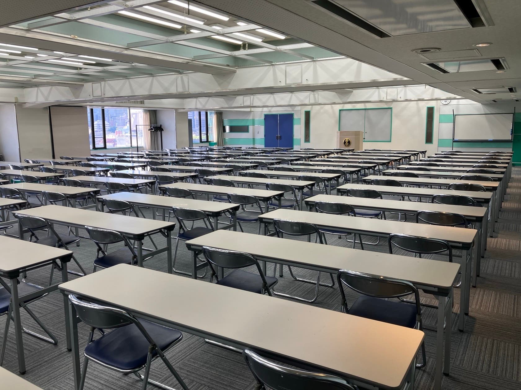 【全理連ビル貸会議室】BC室の写真1