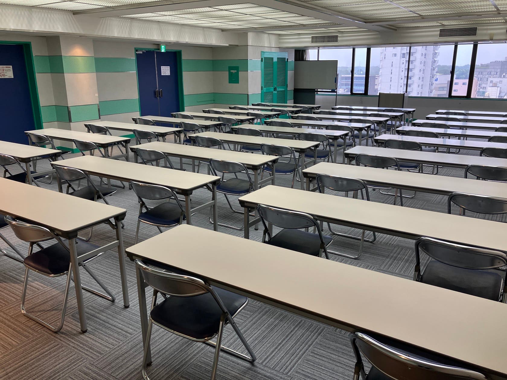 【全理連ビル貸会議室】A室の写真1