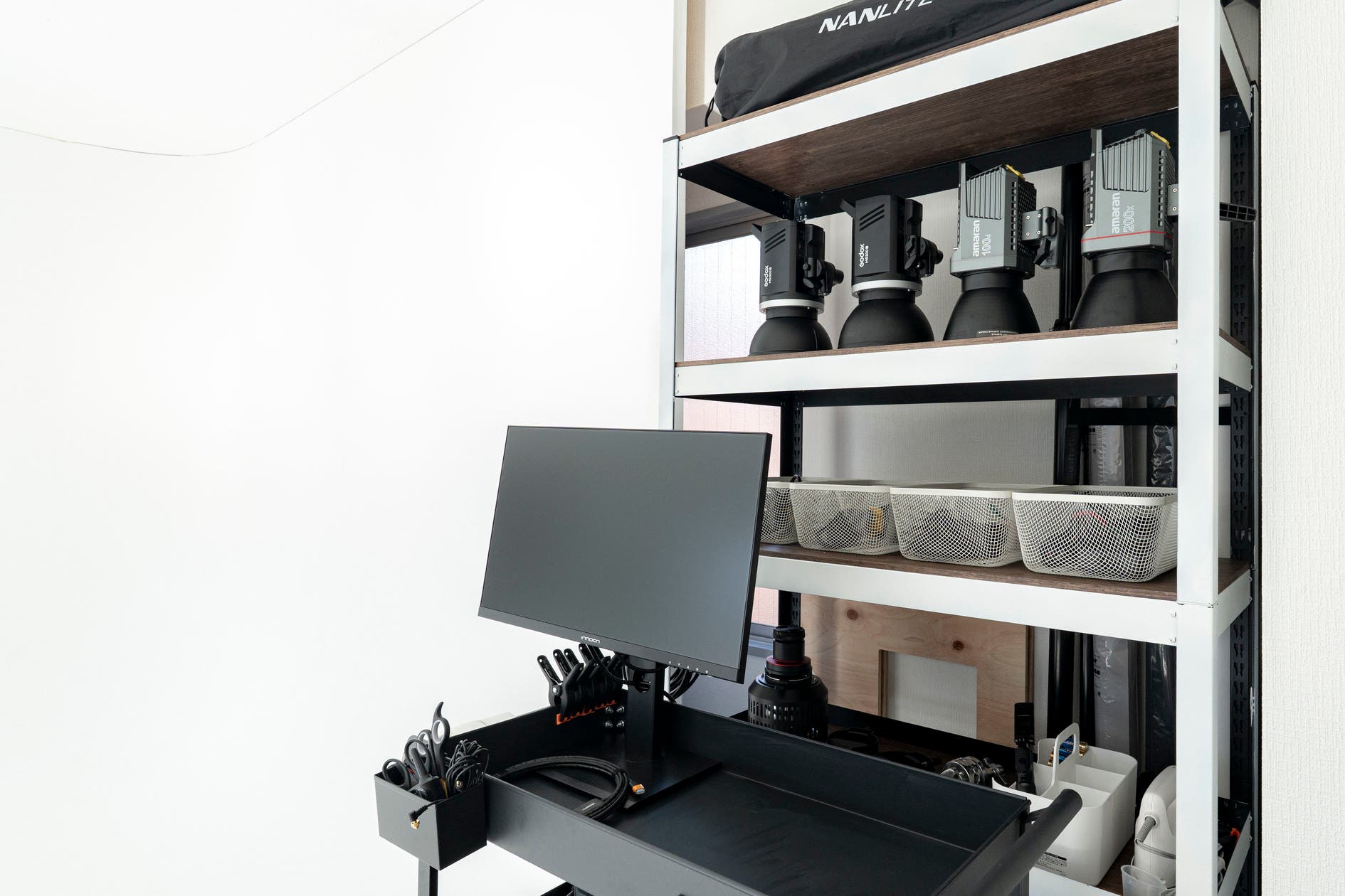 映える、自然光白ホリ。｜撮影機材無料貸出｜メイクスペース完備｜プロカメラマン監修｜新宿御苑前2分｜ポートレートの写真17