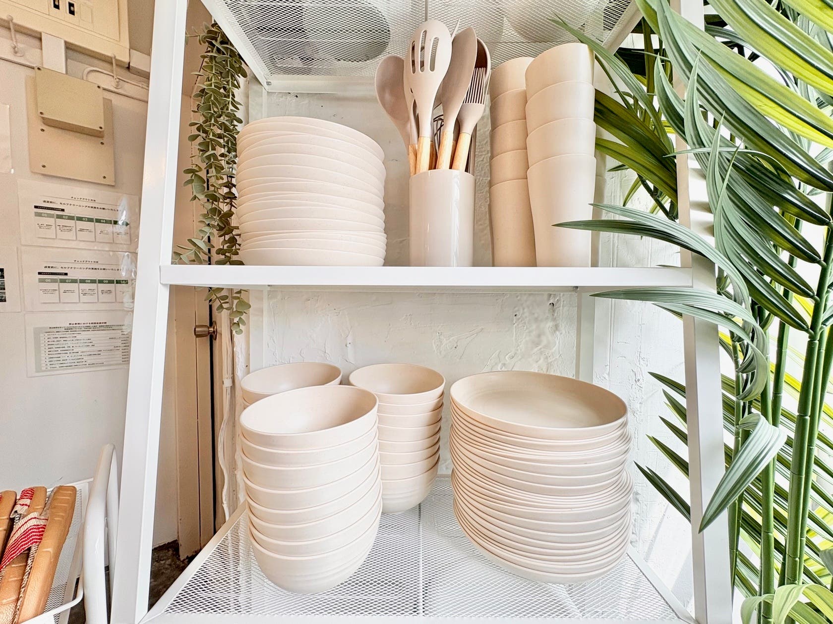 NEW!【関内5分/馬車道3分】最大24名/壁面緑化4m/光無料Wifi/会議・撮影・女子会・ボドゲ等！飲食🍷可！ゴミ捨て無料！の写真14