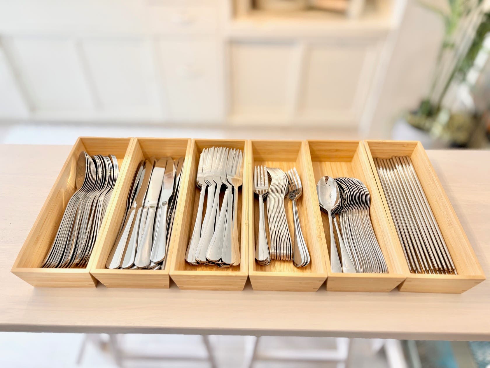 NEW!【関内5分/馬車道3分】最大24名/壁面緑化4m/光無料Wifi/会議・撮影・女子会・ボドゲ等！飲食🍷可！ゴミ捨て無料！の写真17