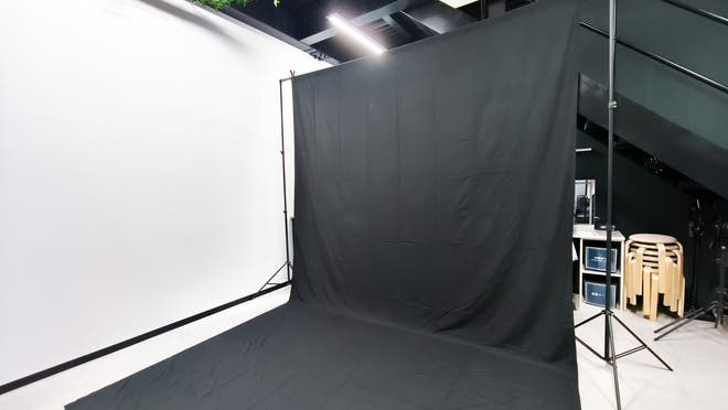 【無料駐車場付きペット可撮影スタジオ】大きな窓/自然光/モルタル調ホリゾント壁/家族写真・MV撮影・ポートレート・撮影会の写真13