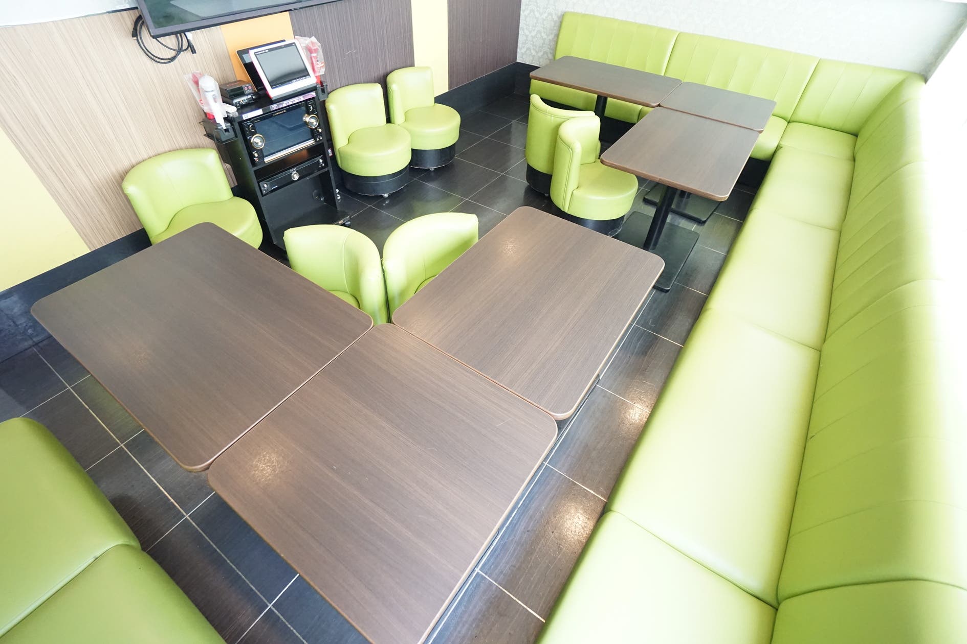 《2~4名用》会議・打ち合わせ用ルーム【サイズS】（加熱式たばこのみ可）の写真3