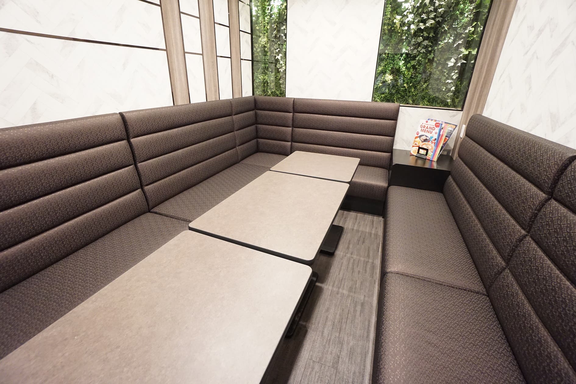 《2~4名用》会議・打ち合わせ用ルーム【サイズS】の写真3